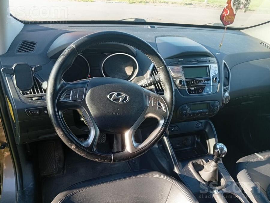Pelēks Hyundai ix35 2012 Jelgava, ar dzinēja tilpumu 1.60 L un nobraukumu 222 tūkst. km par 4000 €, foto 5 vietnē AUTOMOTO.COM.LV