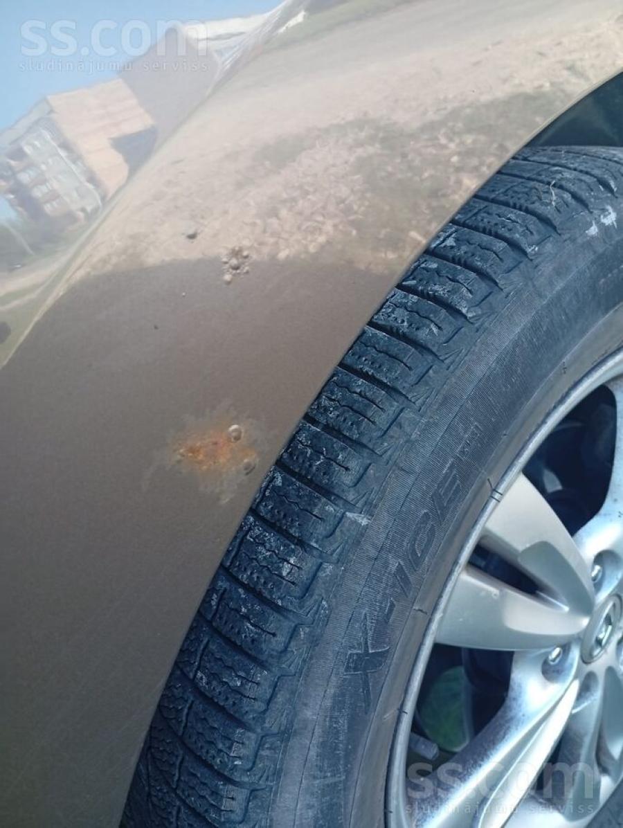 Pelēks Hyundai ix35 2012 Jelgava, ar dzinēja tilpumu 1.60 L un nobraukumu 222 tūkst. km par 4000 €, foto 7 vietnē AUTOMOTO.COM.LV