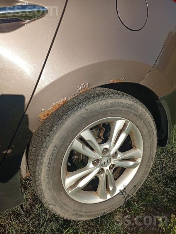 Pelēks Hyundai ix35 2012 Jelgava, ar dzinēja tilpumu 1.60 L un nobraukumu 222 tūkst. km par 4000 €, foto 7 vietnē AUTOMOTO.COM.LV