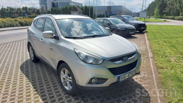 Pelēks Hyundai ix35 2012 Rīga, ar dzinēja tilpumu 1.70 L un nobraukumu 230 tūkst. km par 4850 €, foto 1 vietnē AUTOMOTO.COM.LV