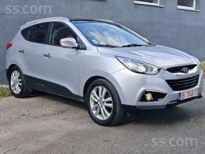 Grey Hyundai ix35 2012 in Ogre, with an engine capacity of 2.00 L and mileage of 241 thousand km for 6950 €, photo  on AUTOMOTO.COM.LV