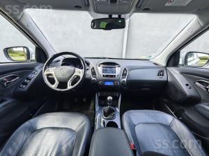 Grey Hyundai ix35 2012 in Ogre, with an engine capacity of 2.00 L and mileage of 241 thousand km for 6950 €, photo 13 on AUTOMOTO.COM.LV