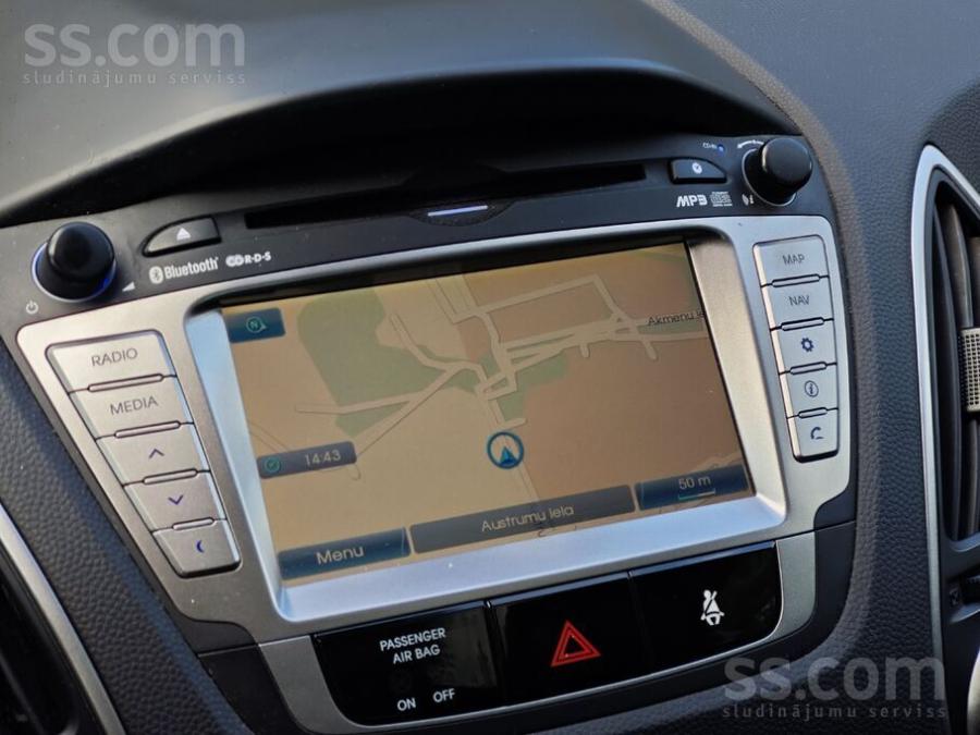 Grey Hyundai ix35 2012 in Ogre, with an engine capacity of 2.00 L and mileage of 241 thousand km for 6950 €, photo 18 on AUTOMOTO.COM.LV