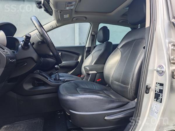 Pelēks Hyundai ix35 2012 Ogre, ar dzinēja tilpumu 2.00 L un nobraukumu 241 tūkst. km par 6950 €, foto 8 vietnē AUTOMOTO.COM.LV