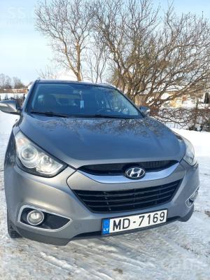 Grey Hyundai ix35 2013 in Saldus, with an engine capacity of 2.00 L and mileage of 254 thousand km for 6900 €, photo  on AUTOMOTO.COM.LV