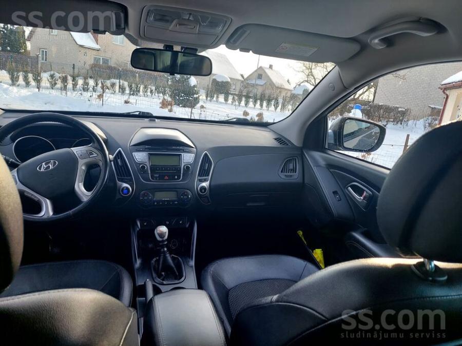 Pelēks Hyundai ix35 2013 Saldus, ar dzinēja tilpumu 2.00 L un nobraukumu 254 tūkst. km par 6900 €, foto 3 vietnē AUTOMOTO.COM.LV