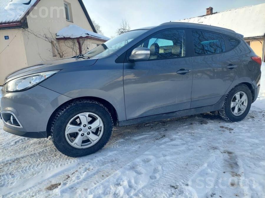 Pelēks Hyundai ix35 2013 Saldus, ar dzinēja tilpumu 2.00 L un nobraukumu 254 tūkst. km par 6900 €, foto 5 vietnē AUTOMOTO.COM.LV