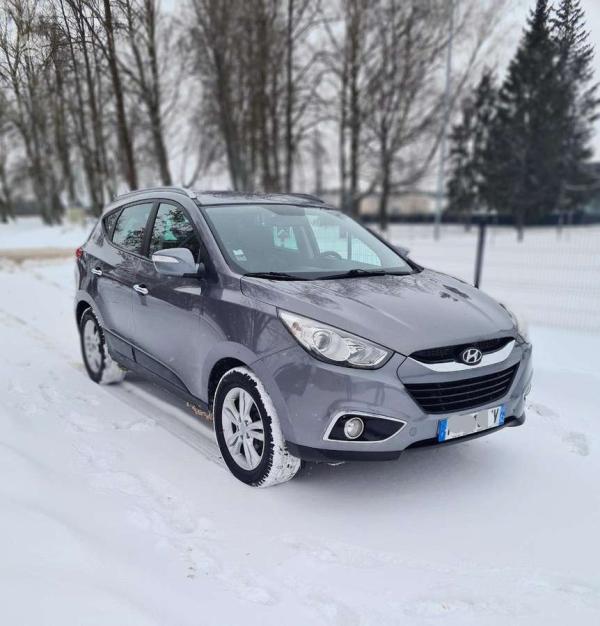 Pelēks Hyundai ix35 2013 Tauragė, ar dzinēja tilpumu 1.69 L un nobraukumu 227 tūkst. km par 6200 €, foto 3 vietnē AUTOMOTO.COM.LV