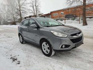 Grey Hyundai ix35 2013 in Ukmerge, with an engine capacity of 1.69 L and mileage of 230 thousand km for 5900 €, photo 3 on AUTOMOTO.COM.LV