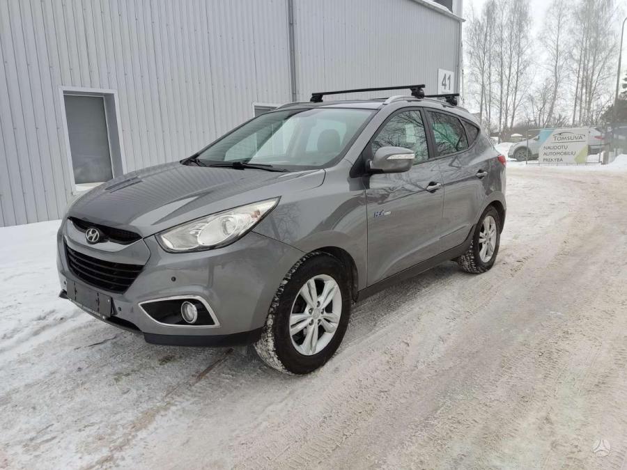 Grey Hyundai ix35 2013 in Ukmerge, with an engine capacity of 1.69 L and mileage of 230 thousand km for 5900 €, photo 6 on AUTOMOTO.COM.LV