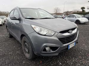 Grey Hyundai ix35 2013 in Siauliai, with an engine capacity of 1.69 L and mileage of 127 thousand km for 5350 €, photo 3 on AUTOMOTO.COM.LV
