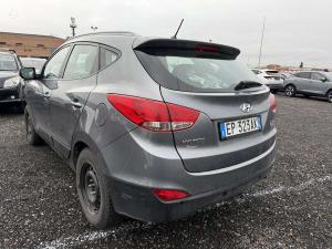 Grey Hyundai ix35 2013 in Siauliai, with an engine capacity of 1.69 L and mileage of 127 thousand km for 5350 €, photo 6 on AUTOMOTO.COM.LV