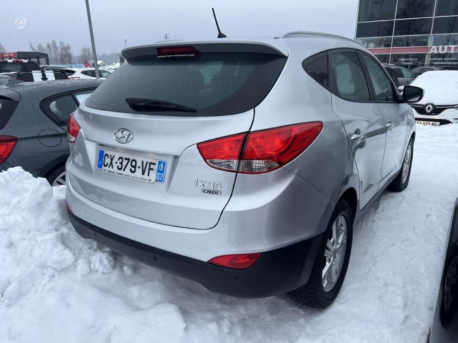 Pelēks Hyundai ix35 2013 Tauragė, ar dzinēja tilpumu 1.69 L un nobraukumu 219 tūkst. km par 5950 €, foto 3 vietnē AUTOMOTO.COM.LV