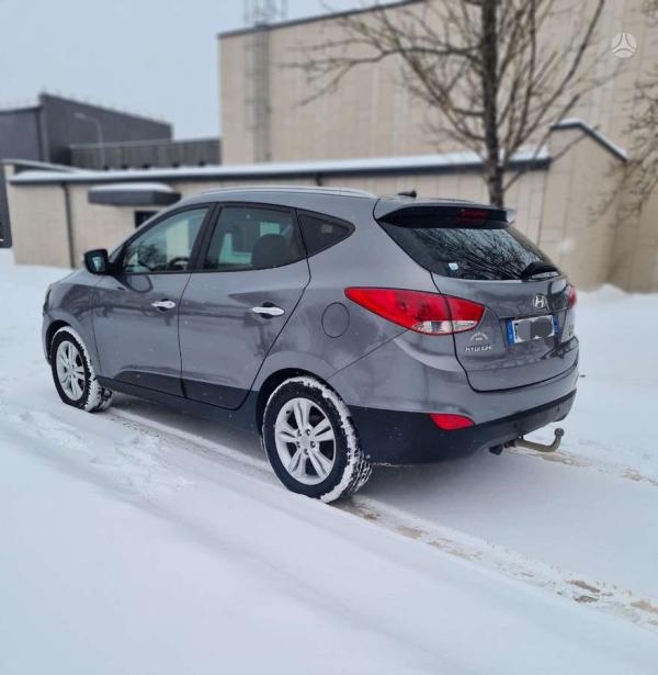 Pelēks Hyundai ix35 2013 Tauragė, ar dzinēja tilpumu 1.69 L un nobraukumu 227 tūkst. km par 5800 €, foto 6 vietnē AUTOMOTO.COM.LV
