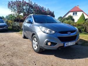 Pelēks Hyundai ix35 2013 Saldus, ar dzinēja tilpumu 2.00 L un nobraukumu 254 tūkst. km par 6899 €, foto  vietnē AUTOMOTO.COM.LV