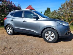 Grey Hyundai ix35 2013 in Saldus, with an engine capacity of 2.00 L and mileage of 254 thousand km for 6899 €, photo 8 on AUTOMOTO.COM.LV