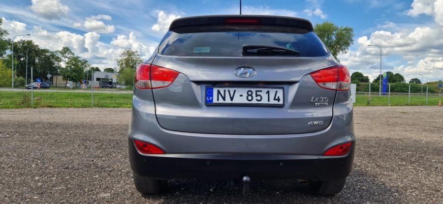 Grey Hyundai ix35 2013 in Riga, with an engine capacity of 2.00 L and mileage of 228 thousand km for 8450 €, photo 5 on AUTOMOTO.COM.LV