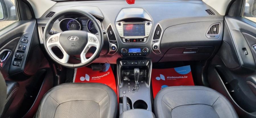 Grey Hyundai ix35 2013 in Riga, with an engine capacity of 2.00 L and mileage of 228 thousand km for 8450 €, photo 10 on AUTOMOTO.COM.LV