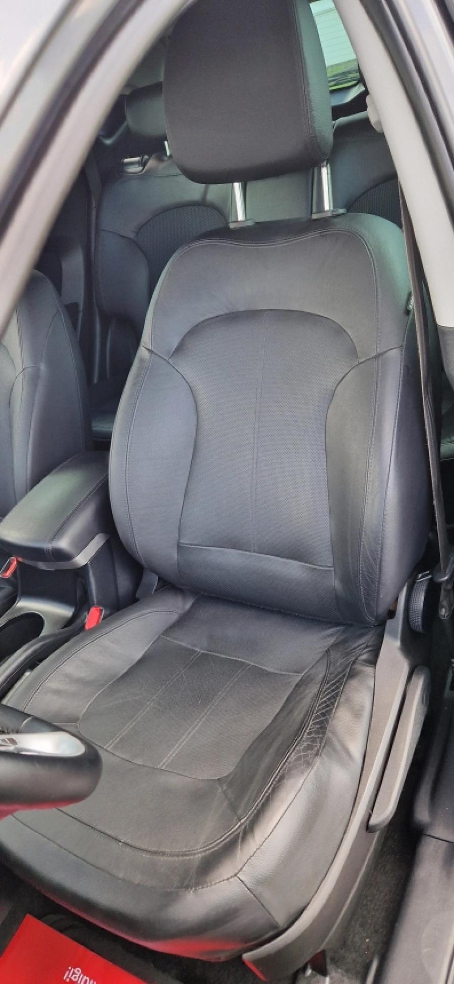 Grey Hyundai ix35 2013 in Riga, with an engine capacity of 2.00 L and mileage of 228 thousand km for 8450 €, photo 20 on AUTOMOTO.COM.LV