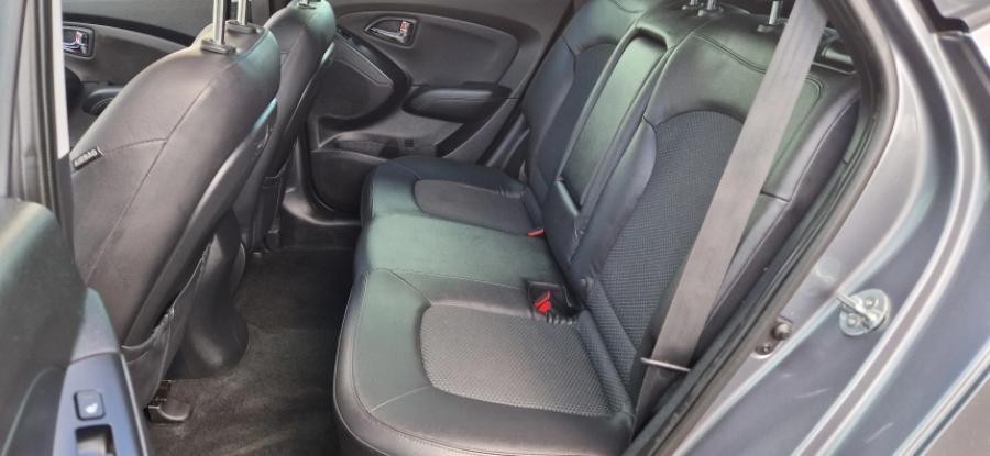 Grey Hyundai ix35 2013 in Riga, with an engine capacity of 2.00 L and mileage of 228 thousand km for 8450 €, photo 21 on AUTOMOTO.COM.LV