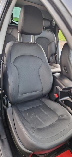Grey Hyundai ix35 2013 in Riga, with an engine capacity of 2.00 L and mileage of 228 thousand km for 8450 €, photo 23 on AUTOMOTO.COM.LV