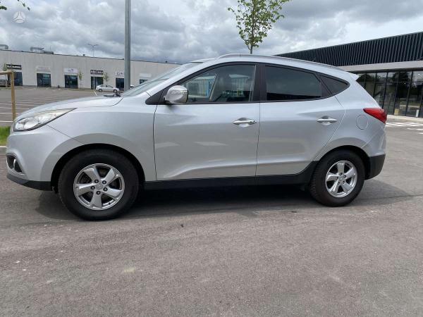 Pelēks Hyundai ix35 2013 Kauņa, ar dzinēja tilpumu 2.00 L un nobraukumu 200 tūkst. km par 5250 €, foto 4 vietnē AUTOMOTO.COM.LV