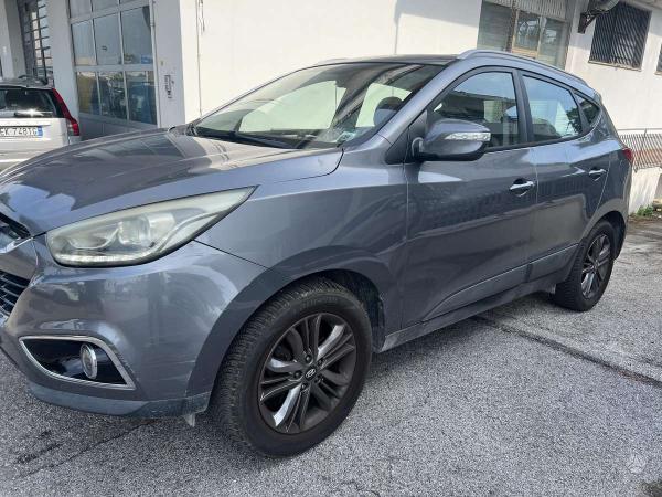Grey Hyundai ix35 2013 in Panevezys, with an engine capacity of 1.69 L and mileage of 194 thousand km for 5300 €, photo 1 on AUTOMOTO.COM.LV