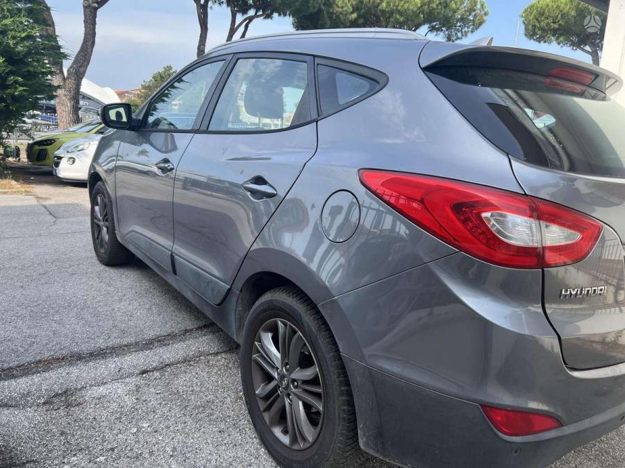 Grey Hyundai ix35 2013 in Panevezys, with an engine capacity of 1.69 L and mileage of 194 thousand km for 5300 €, photo 7 on AUTOMOTO.COM.LV