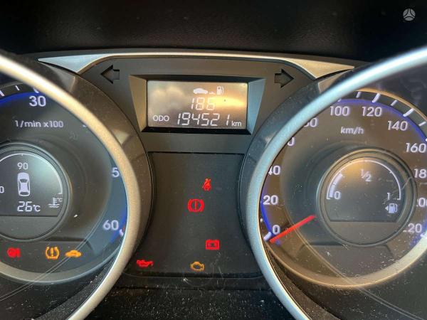 Grey Hyundai ix35 2013 in Panevezys, with an engine capacity of 1.69 L and mileage of 194 thousand km for 5300 €, photo 10 on AUTOMOTO.COM.LV