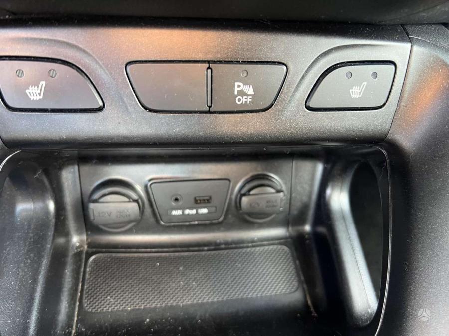 Grey Hyundai ix35 2013 in Panevezys, with an engine capacity of 1.69 L and mileage of 194 thousand km for 5300 €, photo 13 on AUTOMOTO.COM.LV