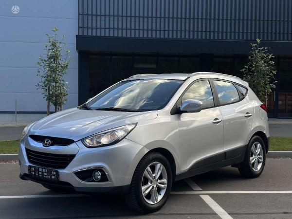 Pelēks Hyundai ix35 2013 Utena, ar dzinēja tilpumu 1.69 L un nobraukumu 147 tūkst. km par 4999 €, foto 1 vietnē AUTOMOTO.COM.LV