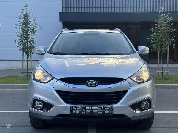 Pelēks Hyundai ix35 2013 Utena, ar dzinēja tilpumu 1.69 L un nobraukumu 147 tūkst. km par 4999 €, foto 3 vietnē AUTOMOTO.COM.LV