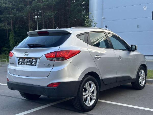 Pelēks Hyundai ix35 2013 Utena, ar dzinēja tilpumu 1.69 L un nobraukumu 147 tūkst. km par 4999 €, foto 5 vietnē AUTOMOTO.COM.LV