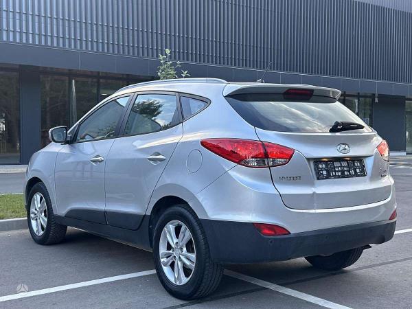 Pelēks Hyundai ix35 2013 Utena, ar dzinēja tilpumu 1.69 L un nobraukumu 147 tūkst. km par 4999 €, foto 7 vietnē AUTOMOTO.COM.LV