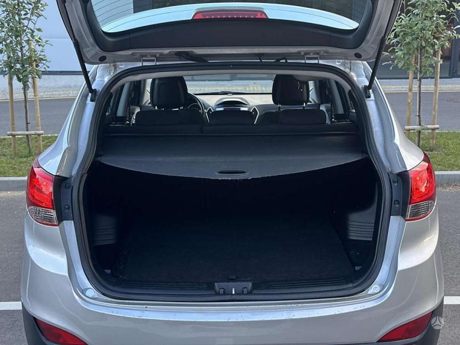 Pelēks Hyundai ix35 2013 Utena, ar dzinēja tilpumu 1.69 L un nobraukumu 147 tūkst. km par 4999 €, foto 9 vietnē AUTOMOTO.COM.LV