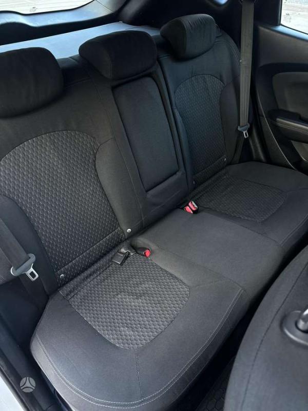 Pelēks Hyundai ix35 2013 Utena, ar dzinēja tilpumu 1.69 L un nobraukumu 147 tūkst. km par 4999 €, foto 9 vietnē AUTOMOTO.COM.LV