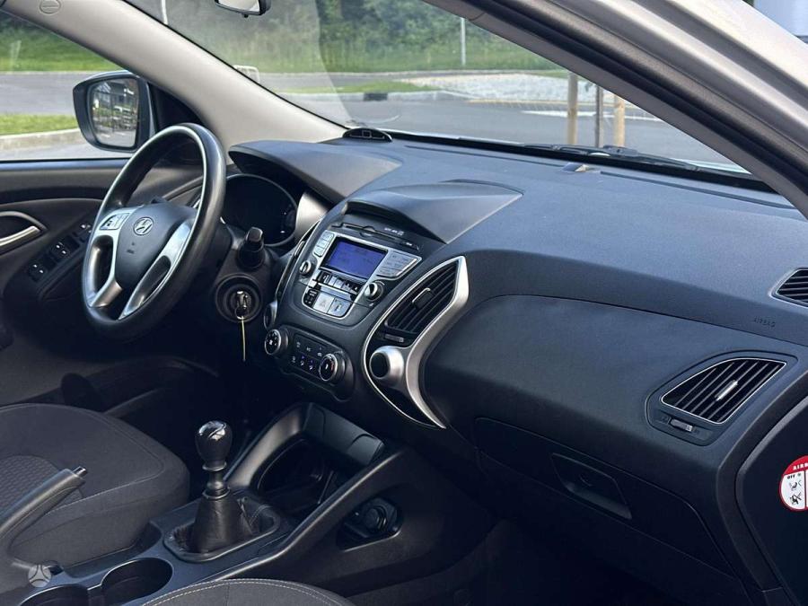 Pelēks Hyundai ix35 2013 Utena, ar dzinēja tilpumu 1.69 L un nobraukumu 147 tūkst. km par 4999 €, foto 13 vietnē AUTOMOTO.COM.LV