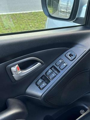 Pelēks Hyundai ix35 2013 Utena, ar dzinēja tilpumu 1.69 L un nobraukumu 147 tūkst. km par 4999 €, foto 15 vietnē AUTOMOTO.COM.LV