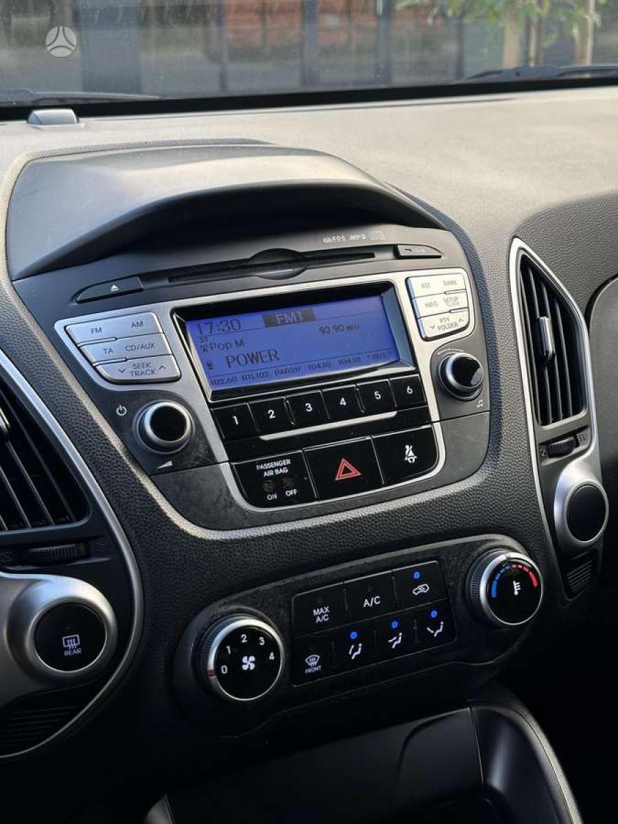 Pelēks Hyundai ix35 2013 Utena, ar dzinēja tilpumu 1.69 L un nobraukumu 147 tūkst. km par 4999 €, foto 16 vietnē AUTOMOTO.COM.LV