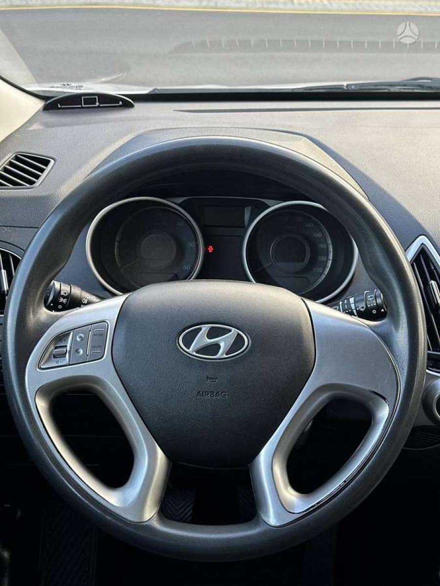 Pelēks Hyundai ix35 2013 Utena, ar dzinēja tilpumu 1.69 L un nobraukumu 147 tūkst. km par 4999 €, foto 18 vietnē AUTOMOTO.COM.LV