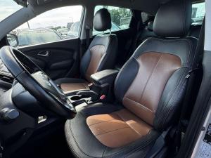 Grey Hyundai ix35 2013 in Vilnius, with an engine capacity of 1.60 L and mileage of 228 thousand km for 5390 €, photo 17 on AUTOMOTO.COM.LV