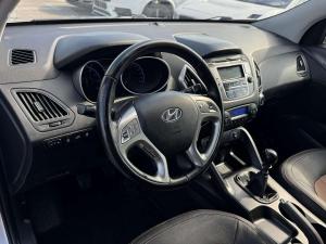 Grey Hyundai ix35 2013 in Vilnius, with an engine capacity of 1.60 L and mileage of 228 thousand km for 5390 €, photo 18 on AUTOMOTO.COM.LV
