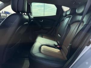 Grey Hyundai ix35 2013 in Vilnius, with an engine capacity of 1.60 L and mileage of 228 thousand km for 5390 €, photo 19 on AUTOMOTO.COM.LV