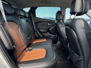 Grey Hyundai ix35 2013 in Vilnius, with an engine capacity of 1.60 L and mileage of 228 thousand km for 5390 €, photo 20 on AUTOMOTO.COM.LV