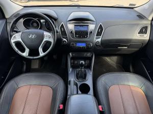 Grey Hyundai ix35 2013 in Vilnius, with an engine capacity of 1.60 L and mileage of 228 thousand km for 5390 €, photo 24 on AUTOMOTO.COM.LV