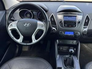 Grey Hyundai ix35 2013 in Vilnius, with an engine capacity of 1.60 L and mileage of 228 thousand km for 5390 €, photo 25 on AUTOMOTO.COM.LV