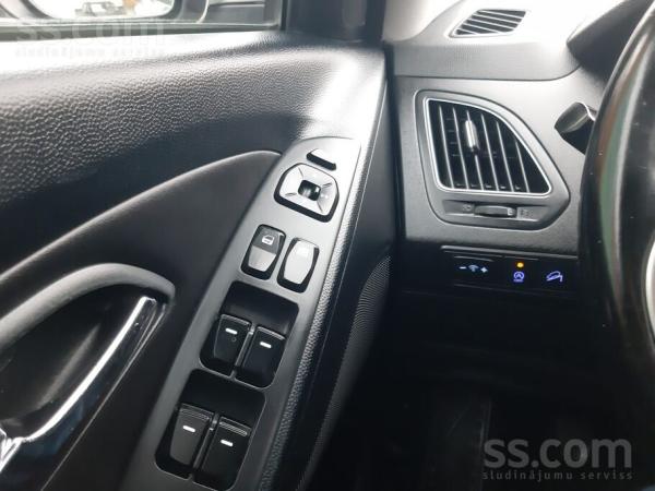 Pelēks Hyundai ix35 2013 Daugavpils, ar dzinēja tilpumu 1.70 L un nobraukumu 0 tūkst. km par 6950 €, foto 11 vietnē AUTOMOTO.COM.LV