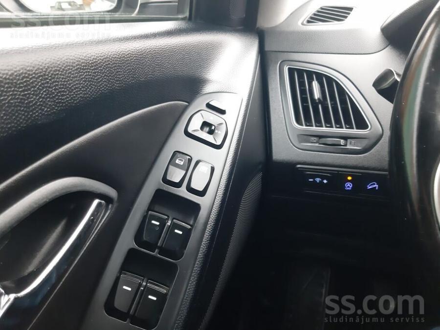 Pelēks Hyundai ix35 2013 Daugavpils, ar dzinēja tilpumu 1.70 L un nobraukumu 0 tūkst. km par 6950 €, foto 11 vietnē AUTOMOTO.COM.LV