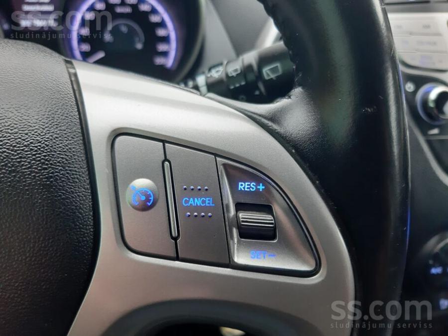 Pelēks Hyundai ix35 2013 Daugavpils, ar dzinēja tilpumu 1.70 L un nobraukumu 0 tūkst. km par 6950 €, foto 14 vietnē AUTOMOTO.COM.LV