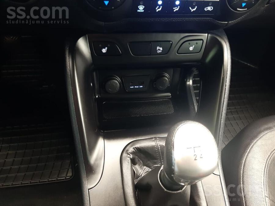 Pelēks Hyundai ix35 2013 Daugavpils, ar dzinēja tilpumu 1.70 L un nobraukumu 0 tūkst. km par 6950 €, foto 18 vietnē AUTOMOTO.COM.LV